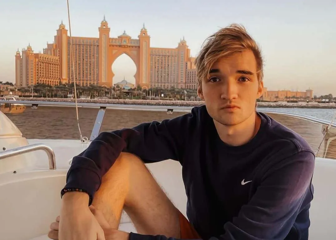 Gio heeft zojuist een groot persoonlijk geheim over zichzelf onthuld