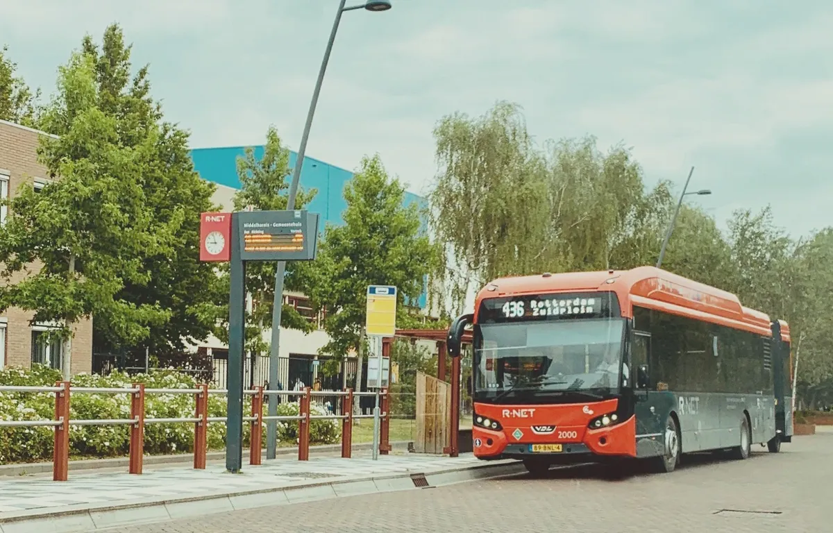 Inchecken in het OV met telefoon of pinpas