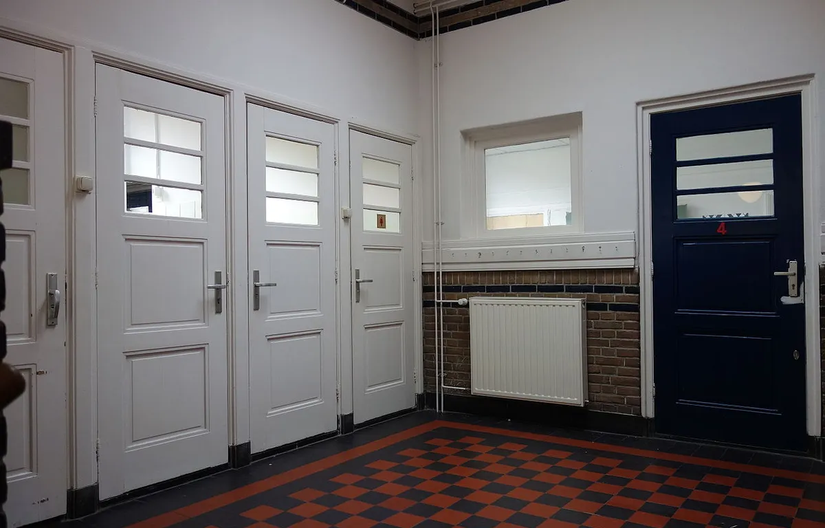 Vieze scholen en hoge werkdruk schoonmakers aanpakken