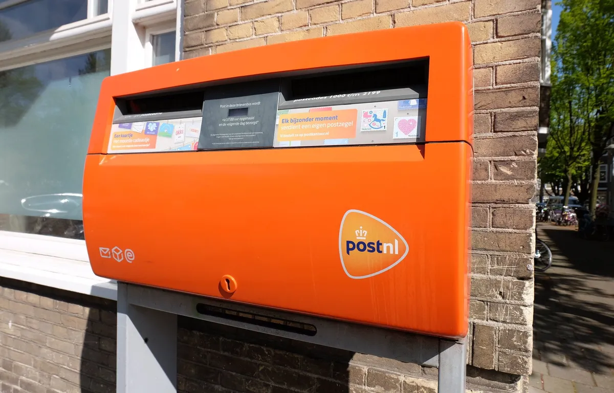Gaat PostNL het aantal bezorgdagen verminderen? “Eén dag per week post ...