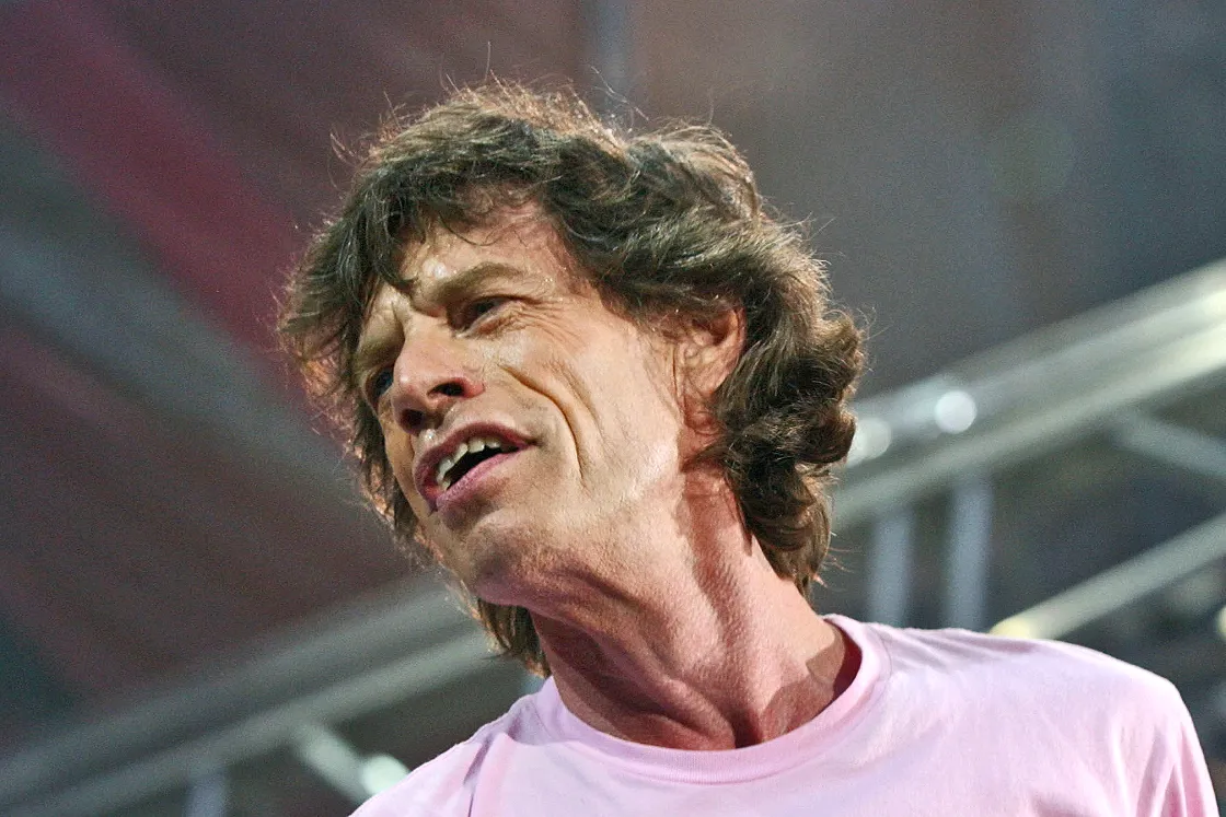 Rockende overgrootvader Mick Jagger blaast 80 kaarsjes uit