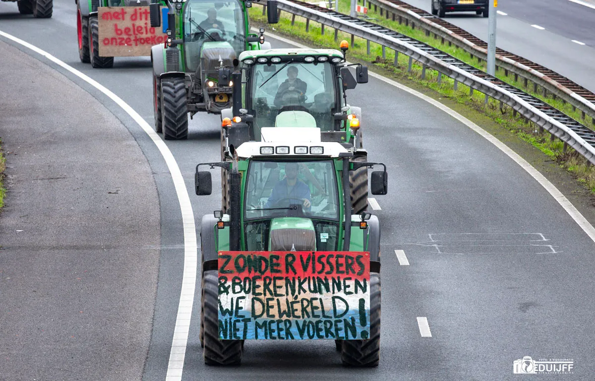 Boeren slaken noodkreet: 200 boeren met trekkers van Beverwijk naar ...
