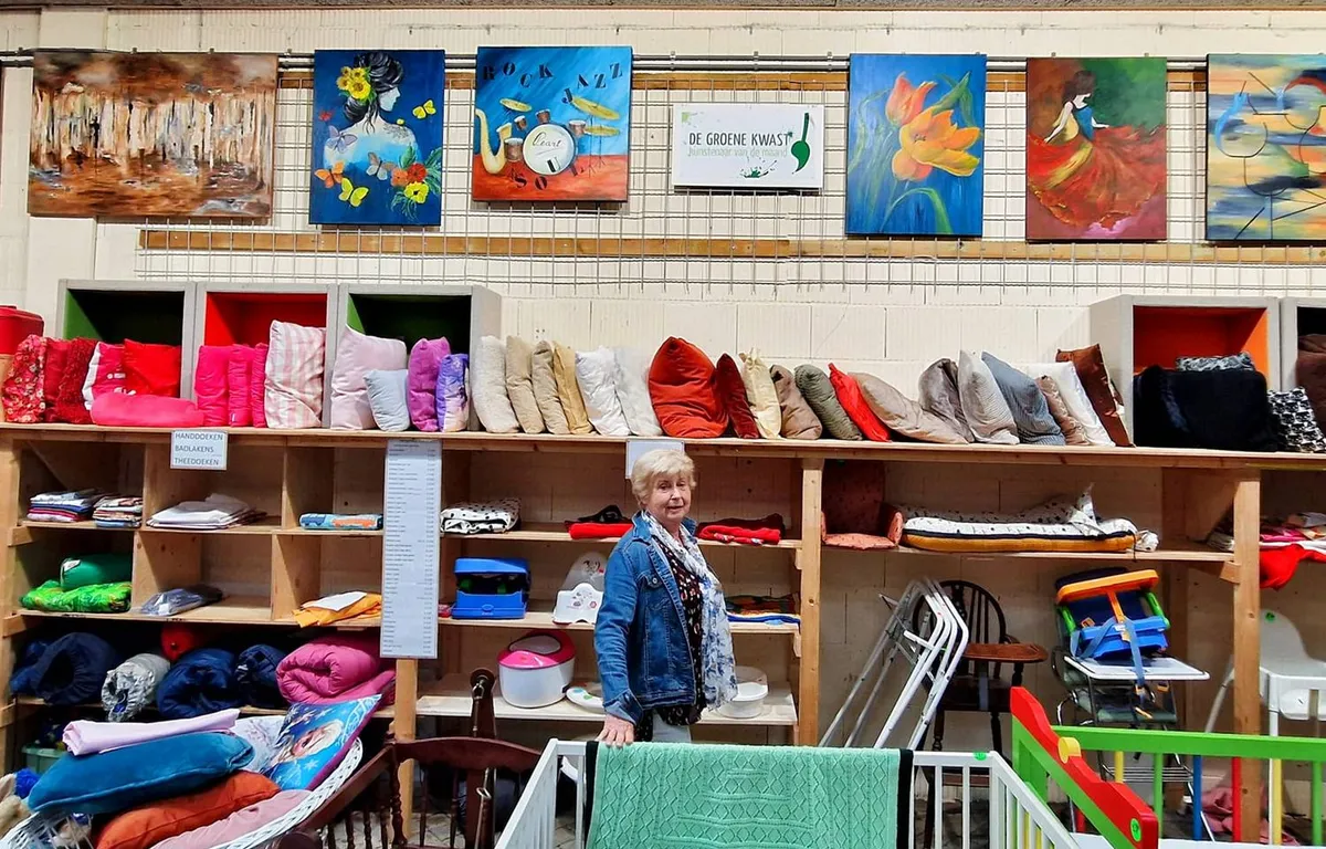 Expositie werk van Henny Vis in kringloopwinkel De Groene Ezel