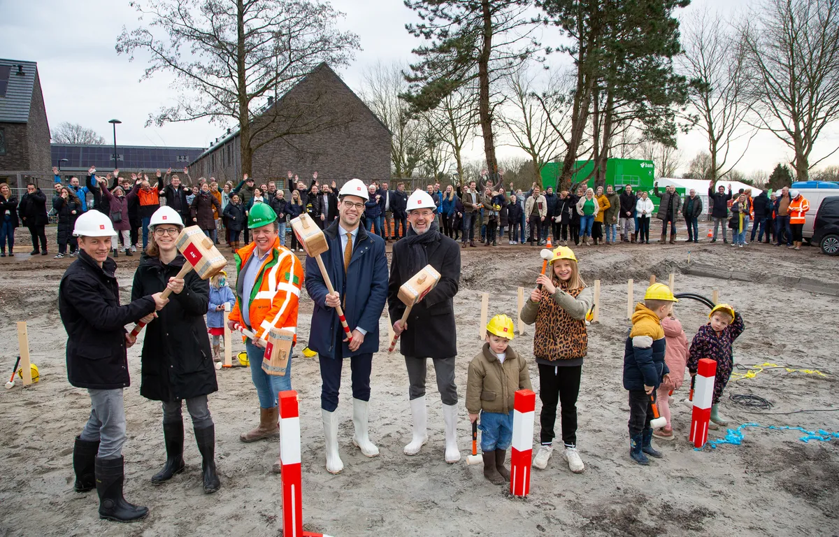 Eerste paal voor 67 woningen Cruquius