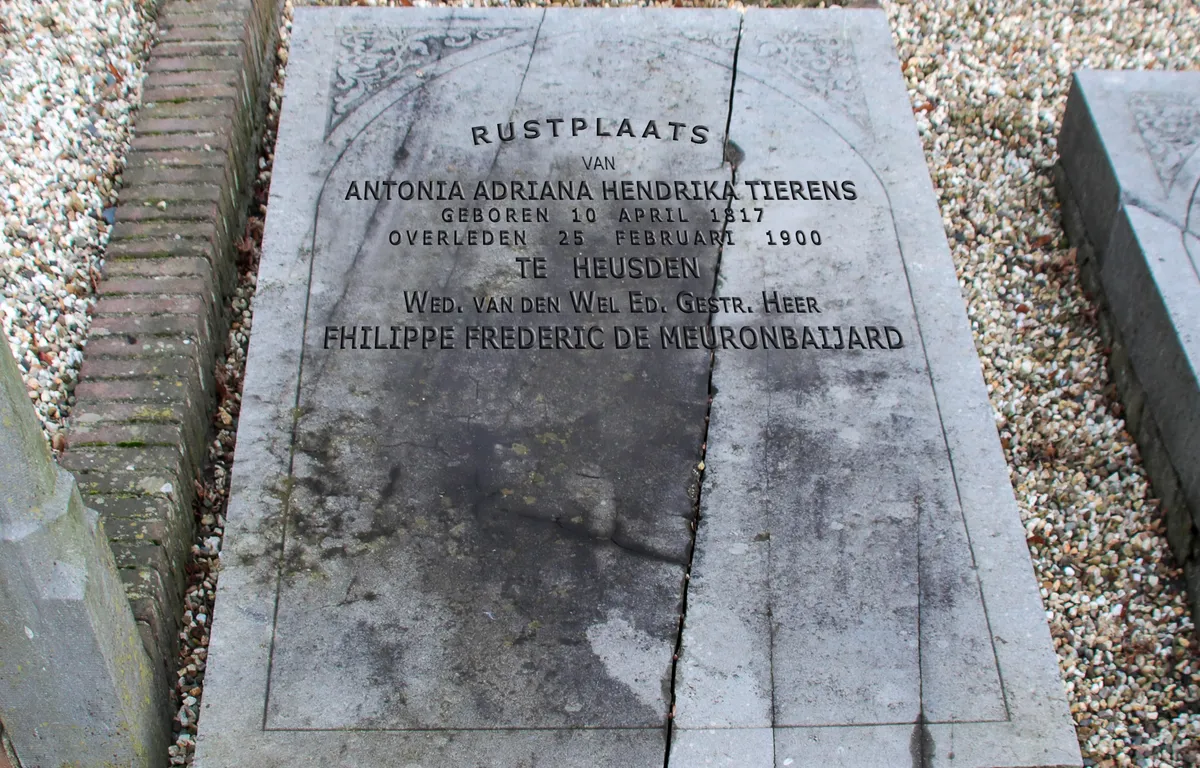 Historisch Heusden: De Heusdense grafstenen van De Meuron Bayard
