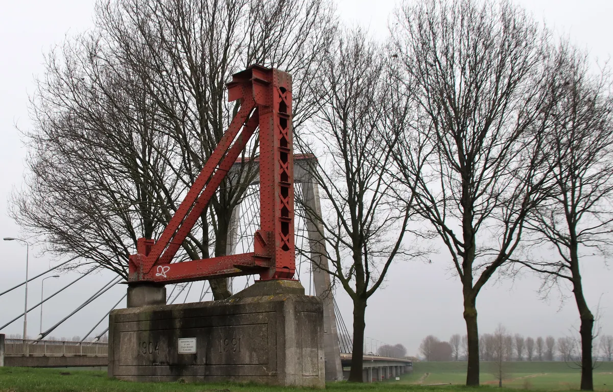 Monumenten in Heusden: Monument bij Heusdense brug
