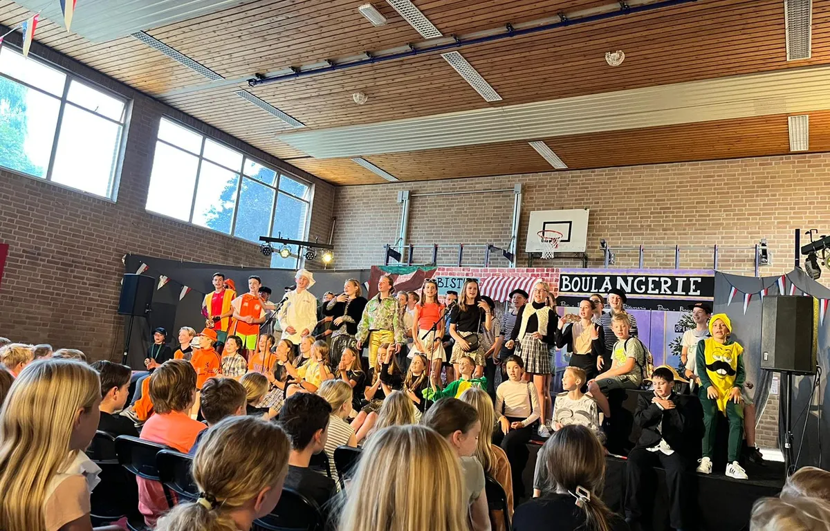 Groep 8 van de Bussel naar het laatste level