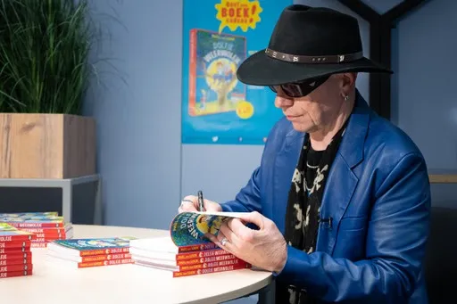 Paul van Loon verraste Bossche school met boeken en bezoek