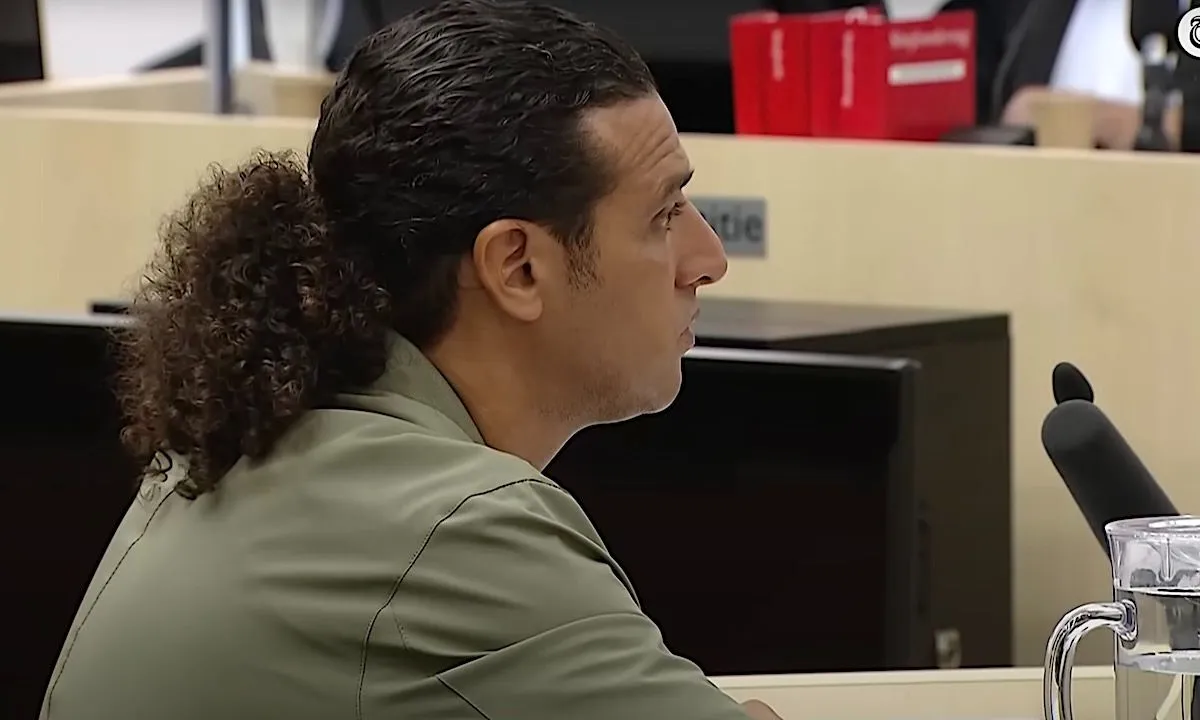 Ali B krijgt veeg uit de pan van Hofman-broer