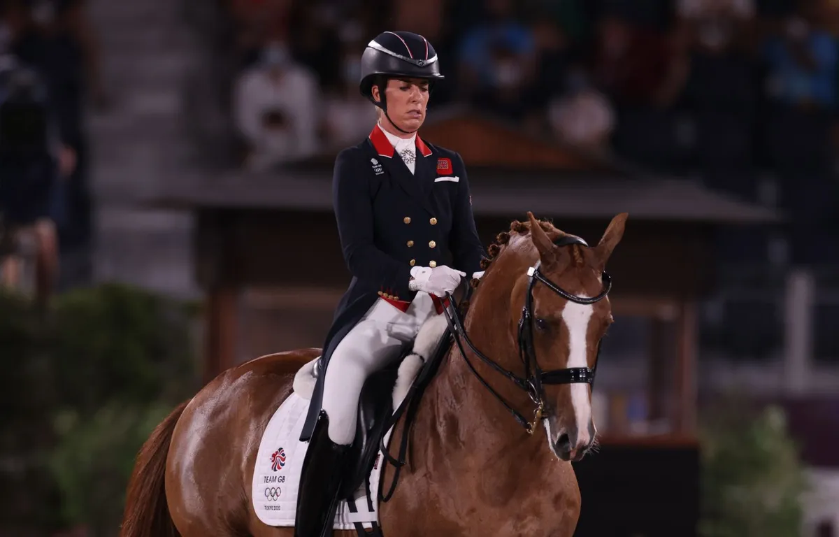 Olympische ruiter geschorst nadat ze paard mishandelt op video
