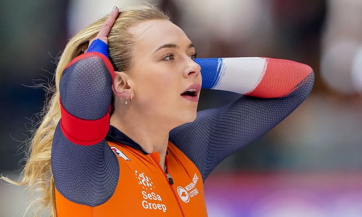 Schaatsster Joy Beune verrast fans en staat naakt in de Playboy