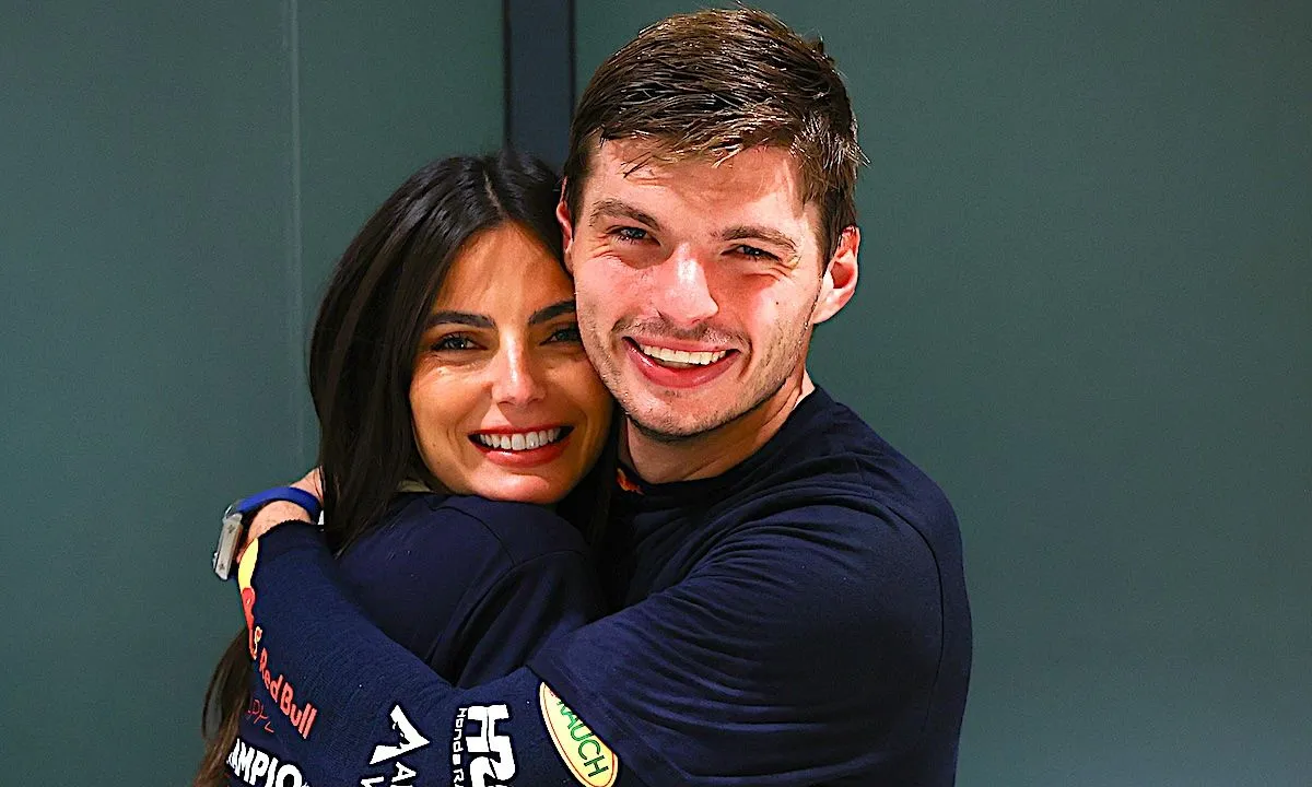 Max Verstappen en Kelly Piquet krijgen een kindje