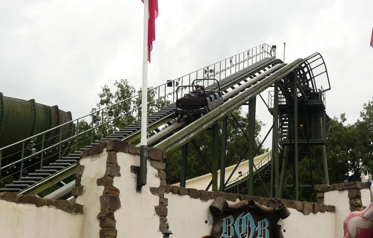 Bobsleebaan in Efteling maakt allerlaatste rit ooit