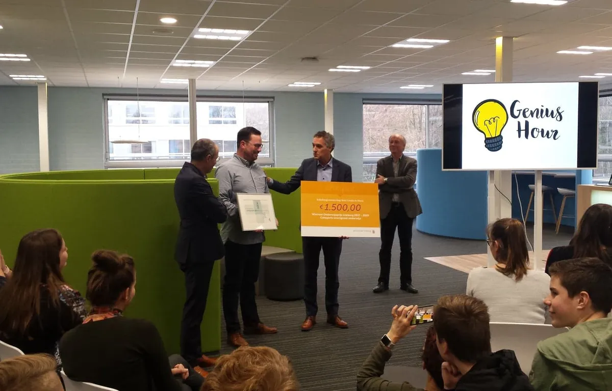 Trofee en 1500 euro voor Genius Hours op Sint Ursula