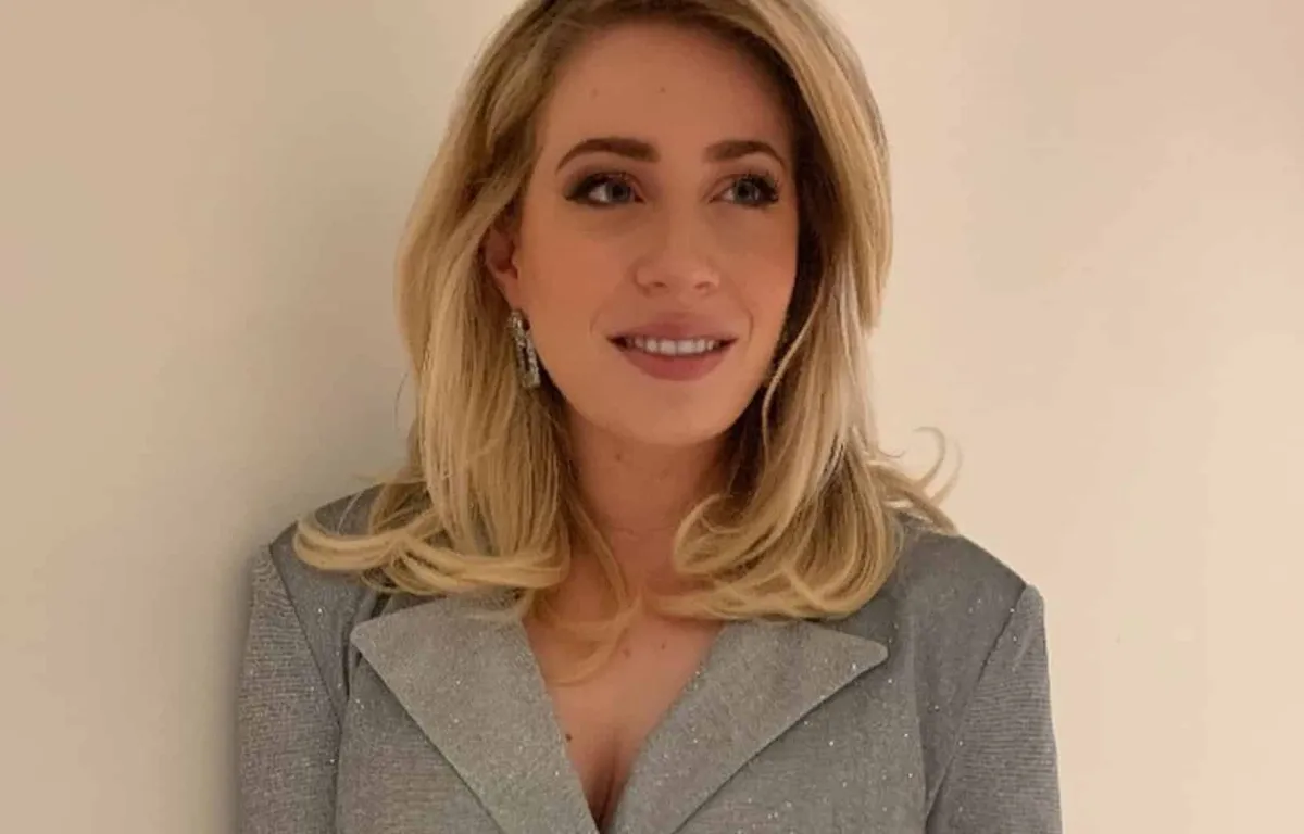 Lisa Vol van OG3NE deelt video vanuit bed op Instagram