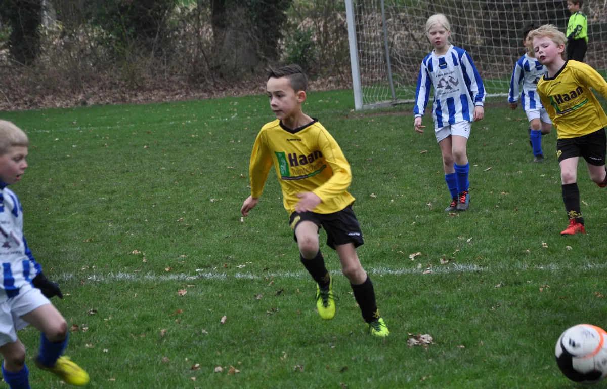 Maak kennis met voetbal tijdens clinic vv Beilen
