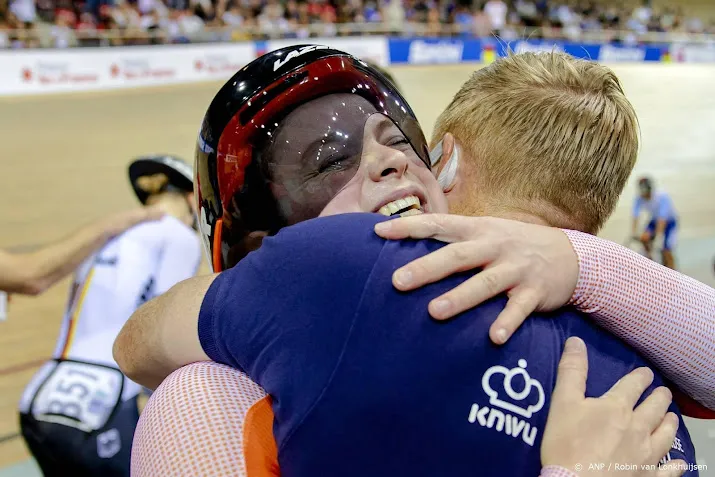 Brons voor Van der Peet in finale keirin op WK baanwielrennen