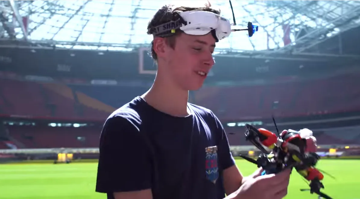 Drone racing in Johan Cruijff ArenA: ‘Formule 1’ in 3D en in de lucht