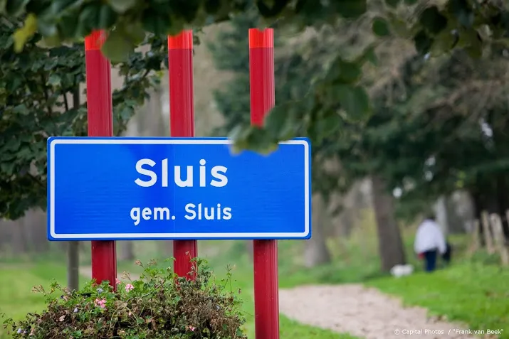 Gemeente Sluis zondag dicht na chaotische taferelen zaterdag