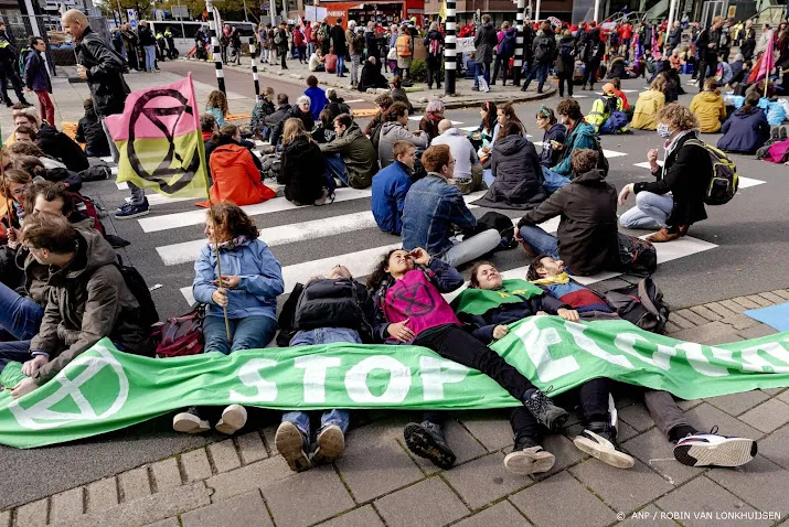 Politie stopt blokkades Extinction Rebellion in Den Haag