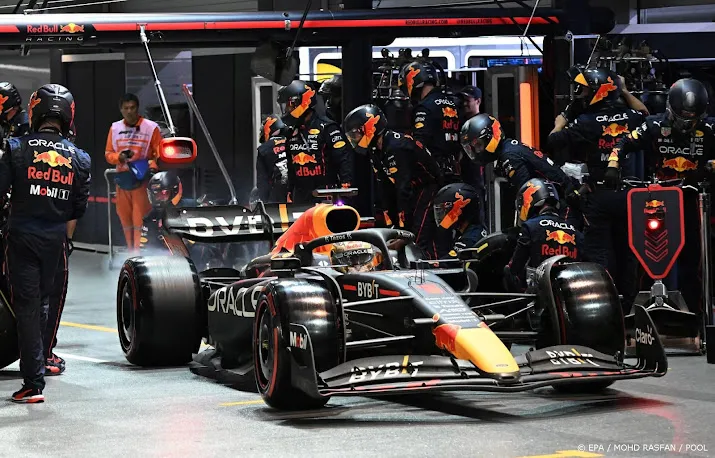 Verstappen zevende in chaotische GP van Singapore, Pérez wint