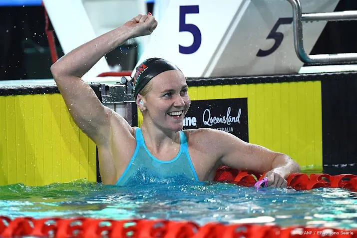 Zwemster Titmus toont olympische vorm met wereldrecord 200 vrij