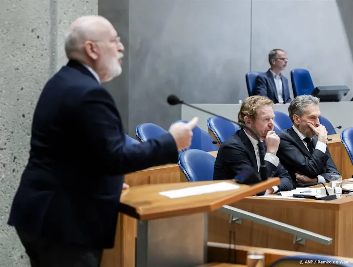 Timmermans wil dat kabinet 'jokkend' Israël aanspreekt Timmermans wil dat kabinet 'jokkend' Israël aanspreekt