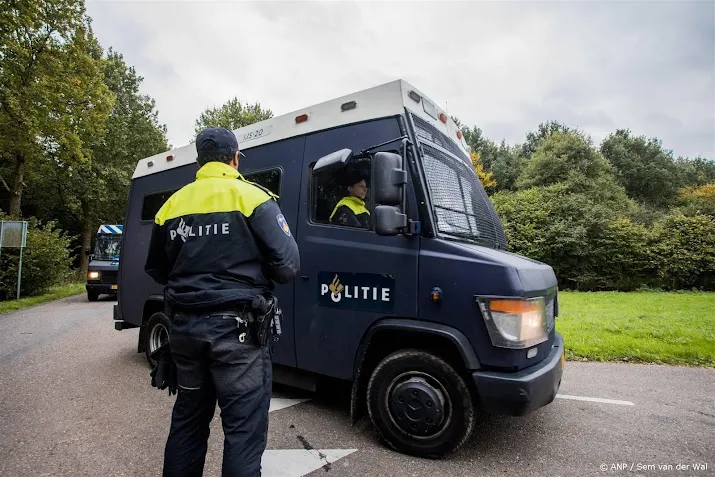 Extra politie-inzet en ME-busjes op Ameland om Sunneklaas