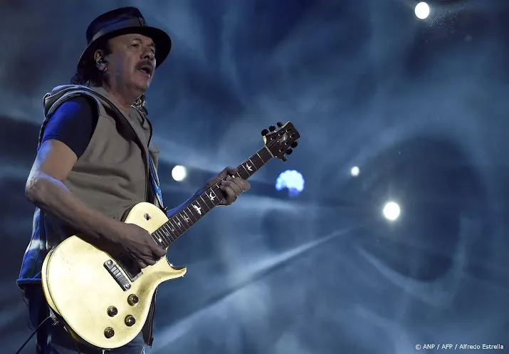 Carlos Santana stelt reeks optredens uit door gebroken pink