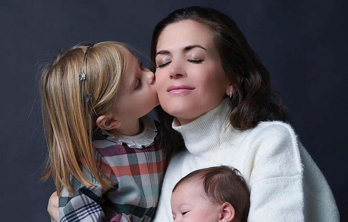 Astrid Coppens verbluft met foto van jongste dochter: "Kopietje van ...