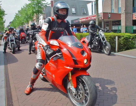 Zonovergoten motorrit "Rondje Stuyvers"