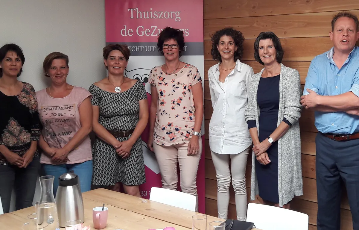 Tweede Kamerlid Sophie Hermans bezoekt Thuiszorg de GeZusters
