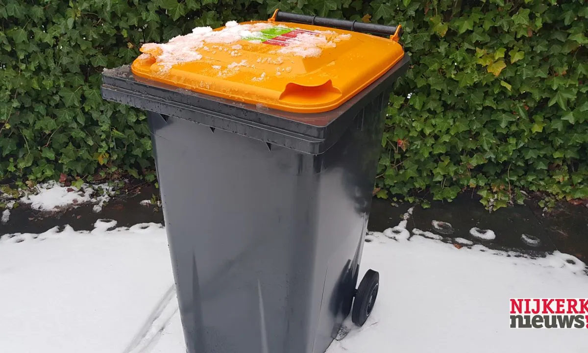 Lever het pmd-afval alléén aan in de speciale doorzichtige afvalzakken