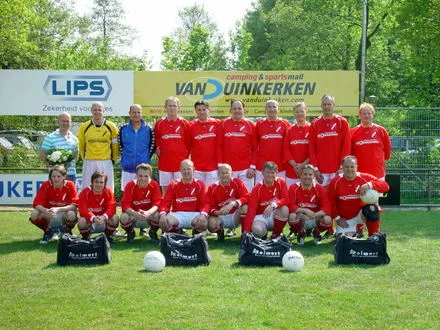 Van Duinkerken steekt het 8ste in het nieuw