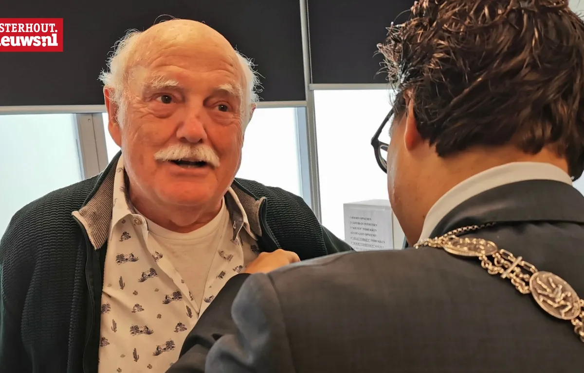 René Dijkstra ontvangt Gouden Gemeentespeld voor 30 jaar Klassiek Allerlei