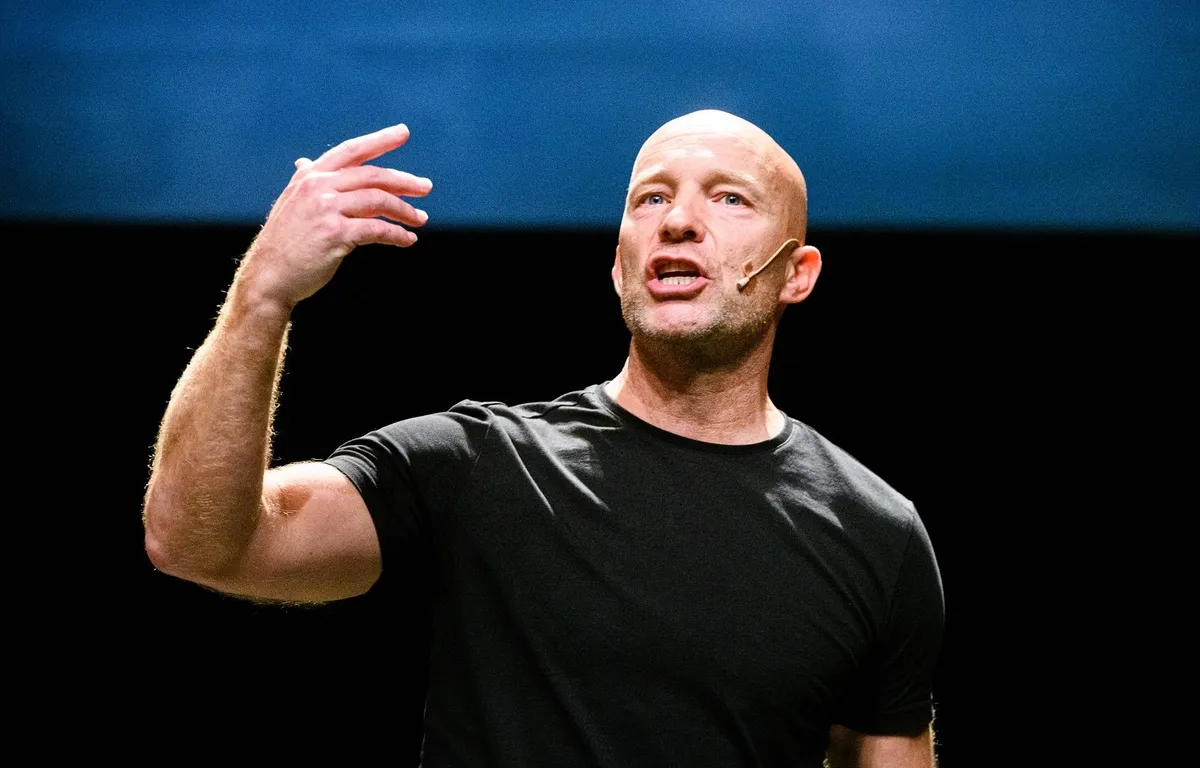 Voorstelling Opgekropt staat netjes van Jochen Otten