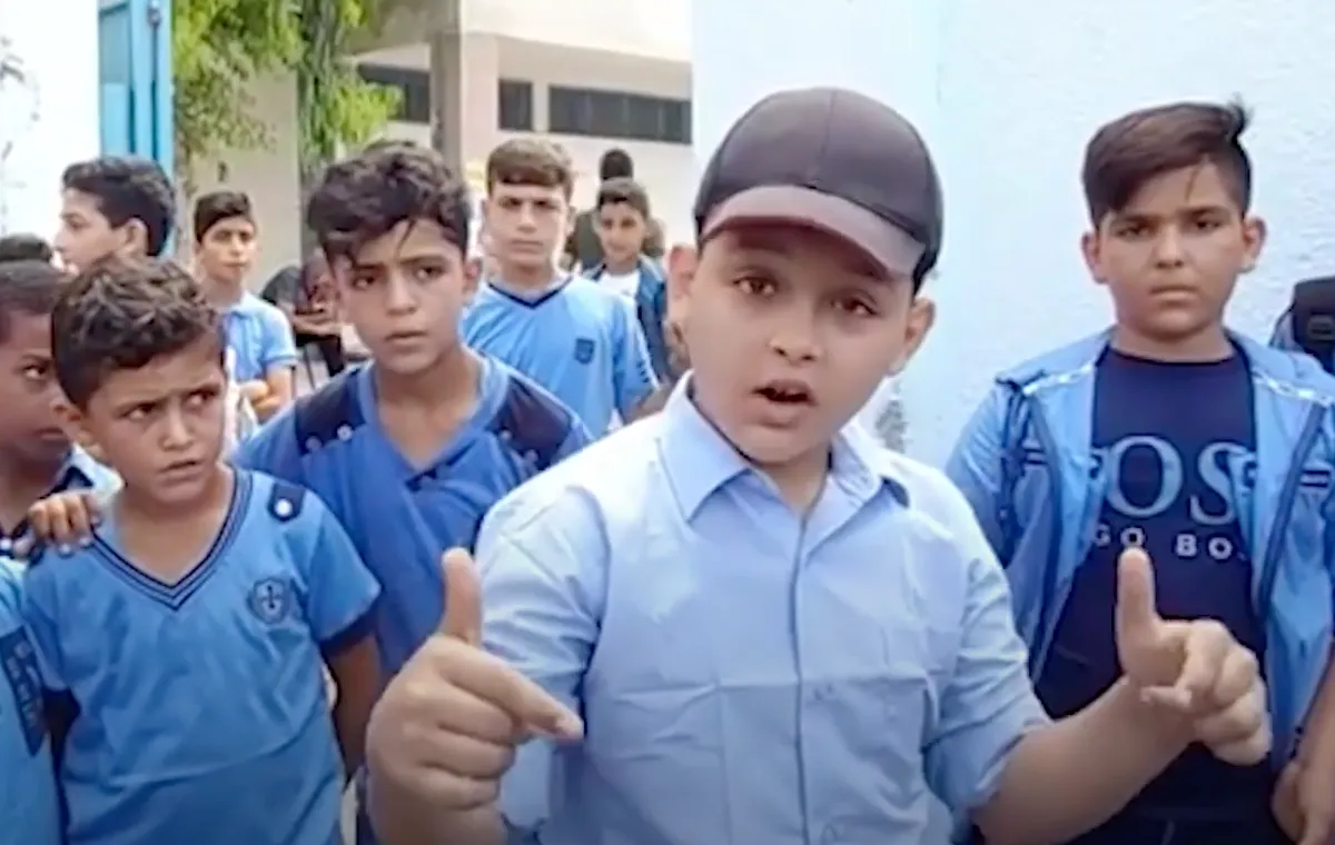 11-jarige rapper vertelt hoe het er in oorlogsgebied Gaza écht aan toe ...