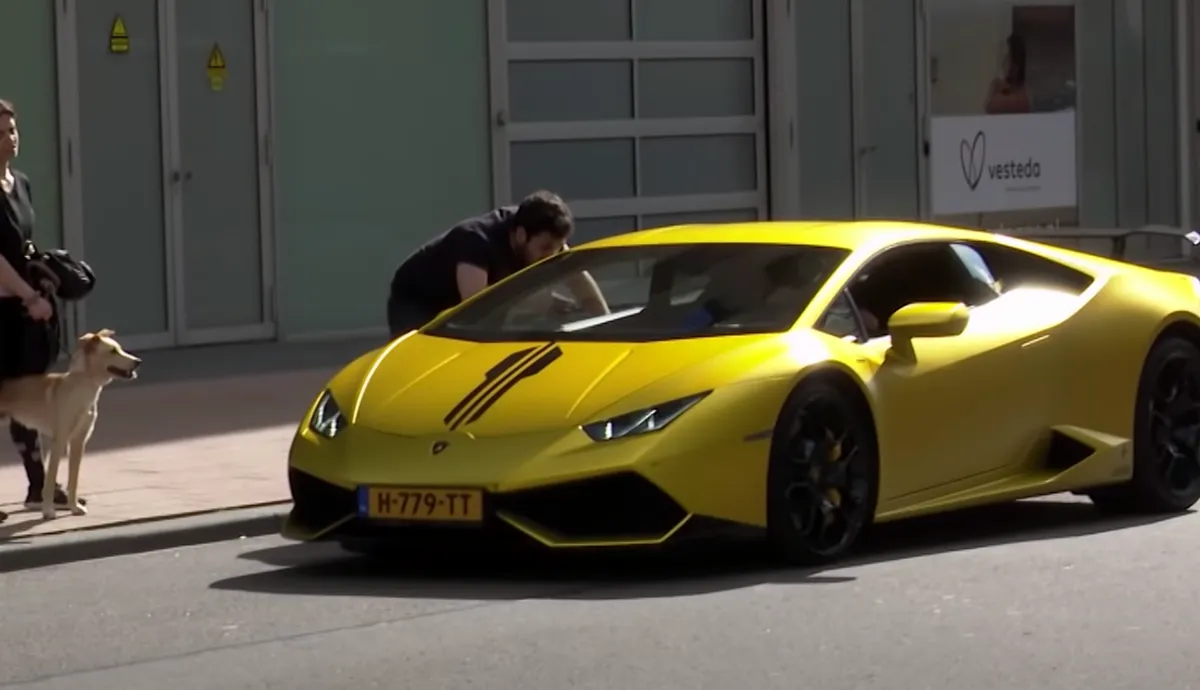 Joey Bravo scheurt door Rotterdam, man wordt woest: "Wil je vechten ...