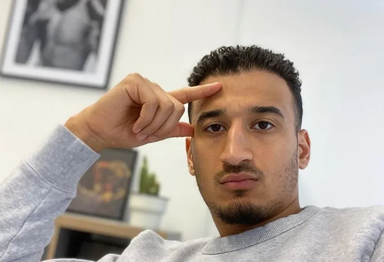 Nesim laat de resultaten van zijn neus-operatie zien (VIDEO)