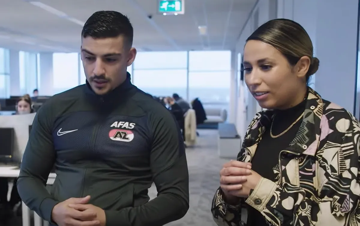 Boef geeft rondleiding door zijn callcenter: "Ik ben gewoon geil op ...