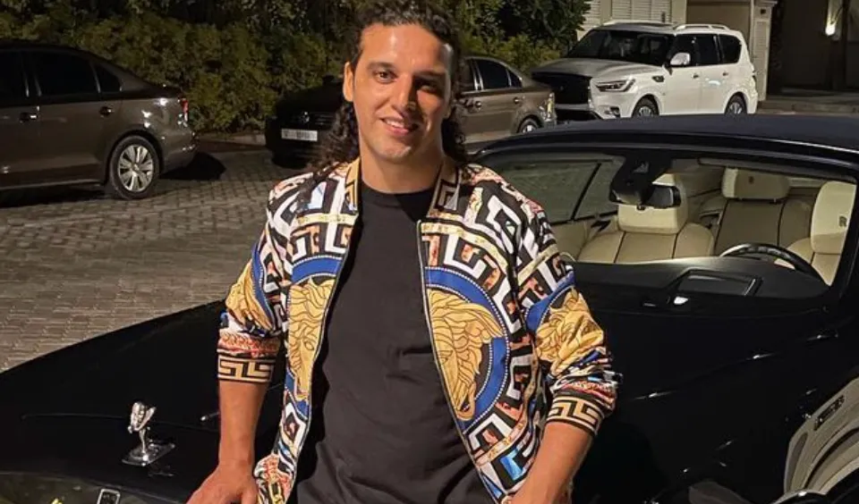 Ali B scheert hoofd kaal: 'Helemaal van het padje af...'