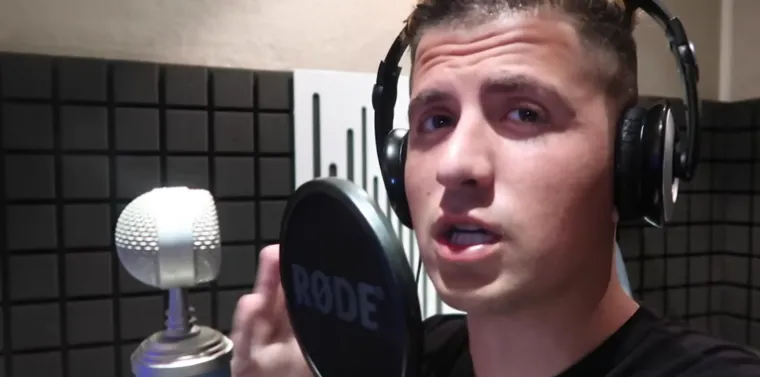 Armoo vs Bokoesam: ,,Je bent de grootste grapjas ooit man...''