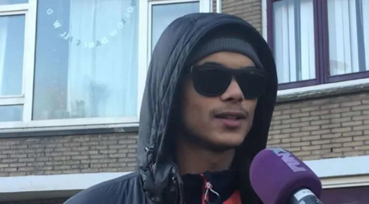 Rapper Rambo heeft zijn wilde haren afgeschoren.