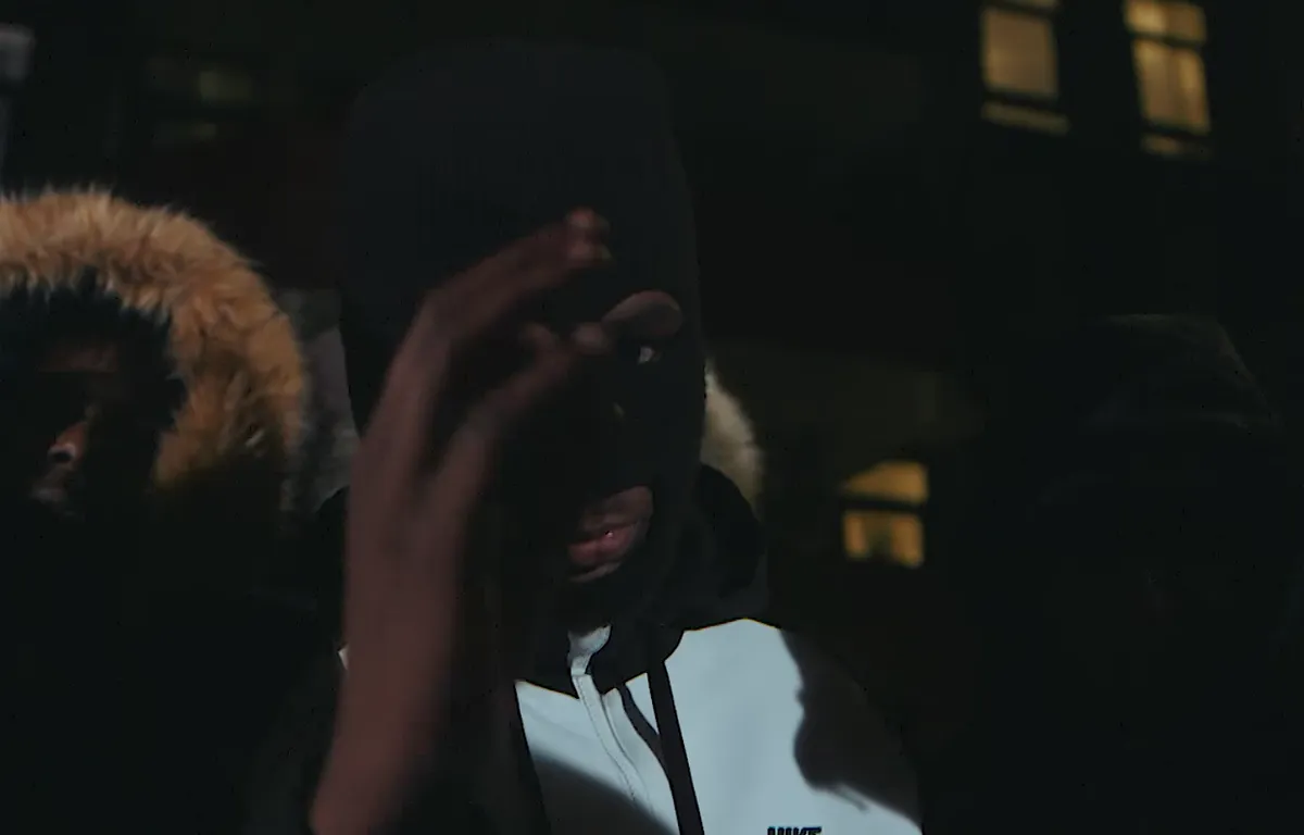 Video: JoeyAK - Holendrecht Anthem ft. Bright, De Drecht, Jaykoppig ...