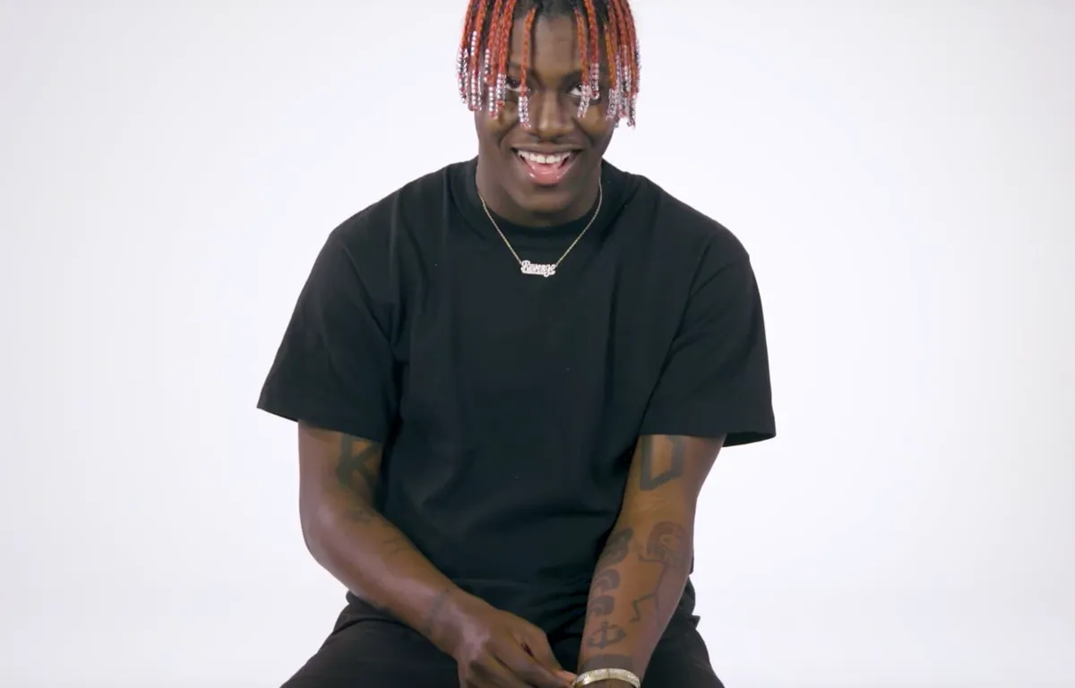 Lil Yachty geeft een tour langs zijn tatoeages en verklapt hoe hij aan ...
