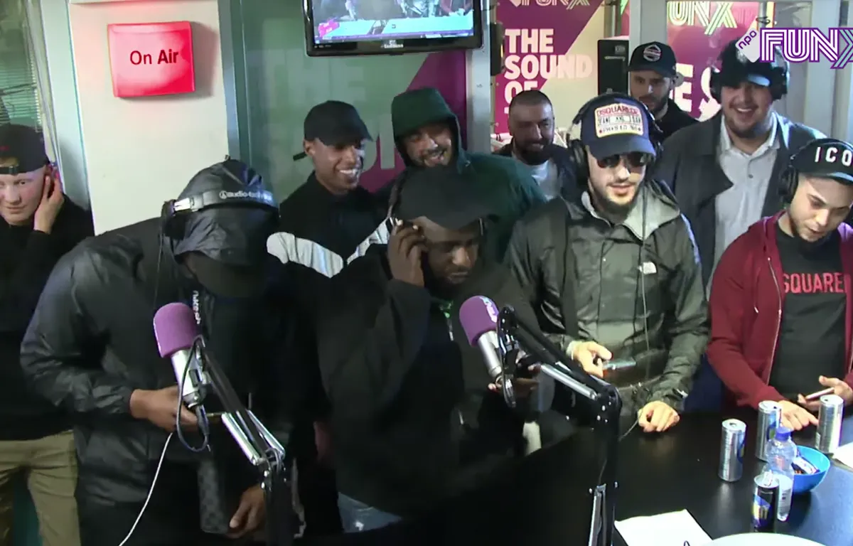 Mula B presenteert megasessie met LouiVos, 3robi, Iliass, Bartofso ...