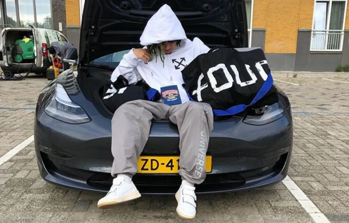 Jacin Trill viert de aankomende release van het Based Universe album ...