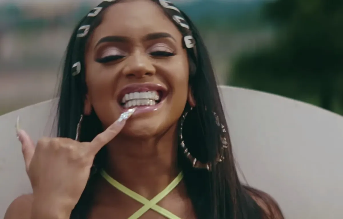 Video: Saweetie - My Type