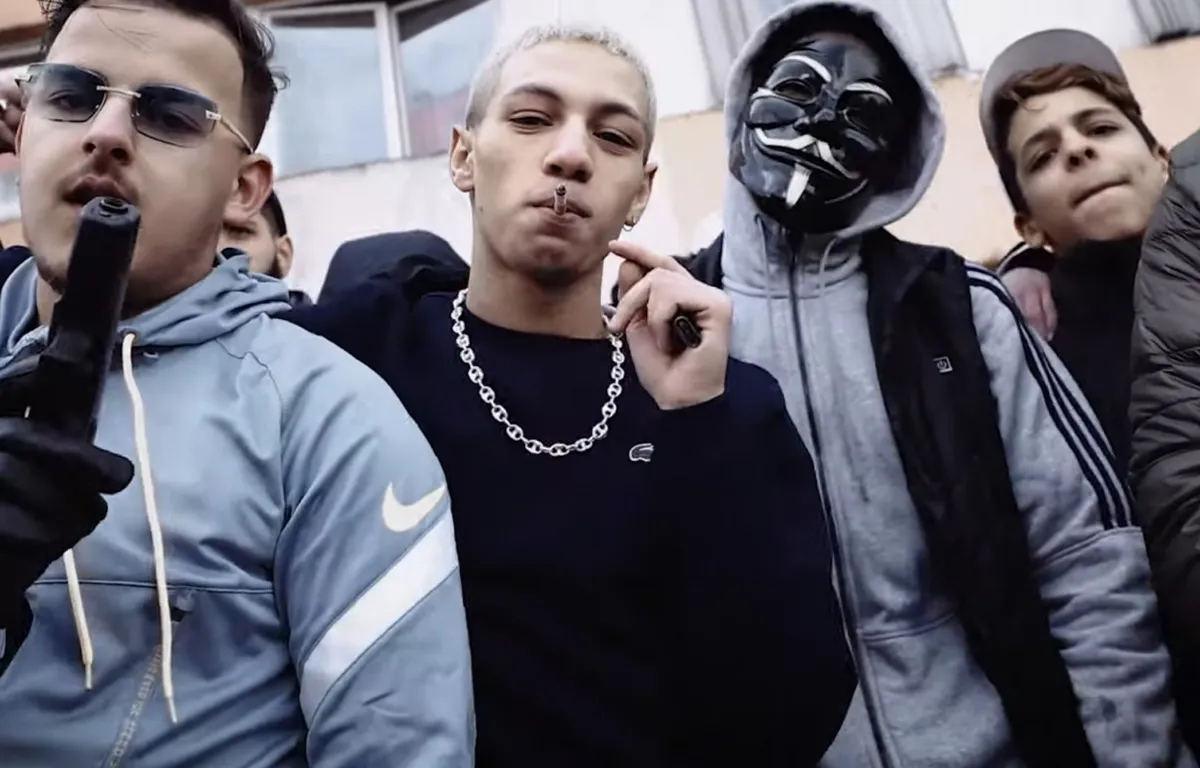 Ashafar werkt samen met Franse rapper Larry in Medellin video