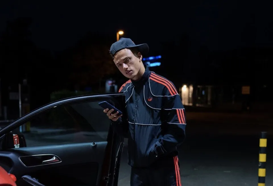 Noa Lang laat voor het eerst nieuwe muziek horen